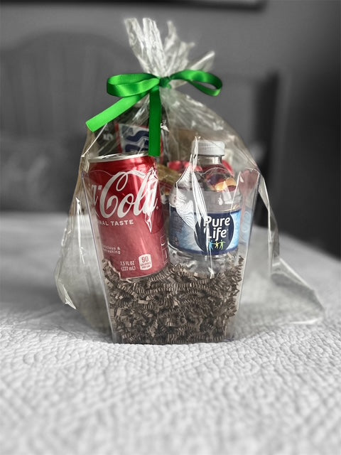 🏡 Welcome Home Kit – The Cozy Arrival Gifts